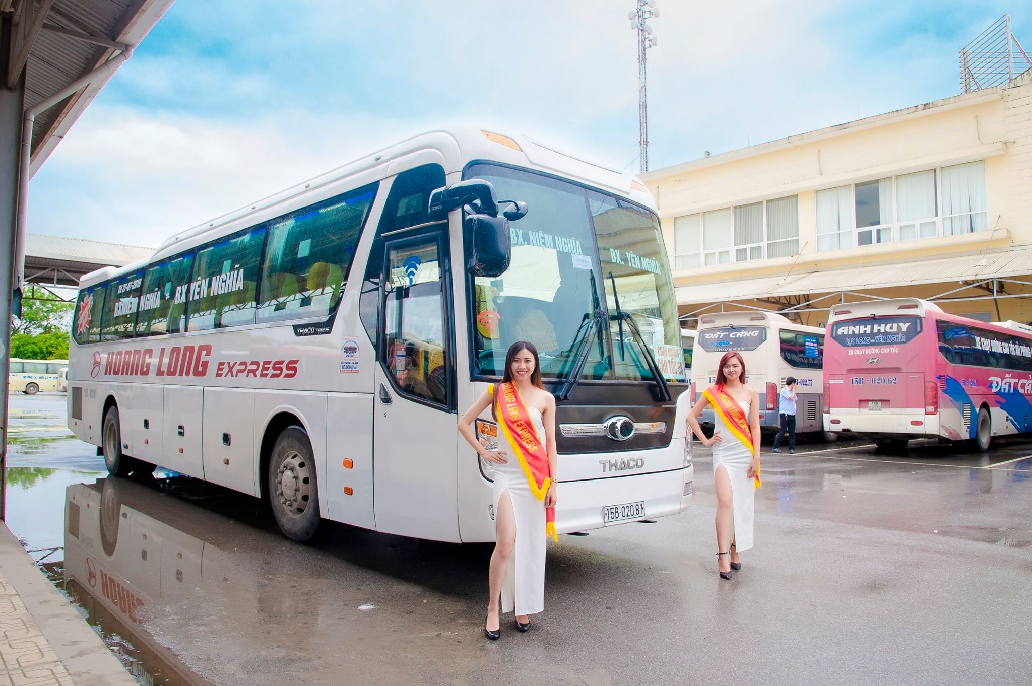 Hoang Long bus company Vietnam
